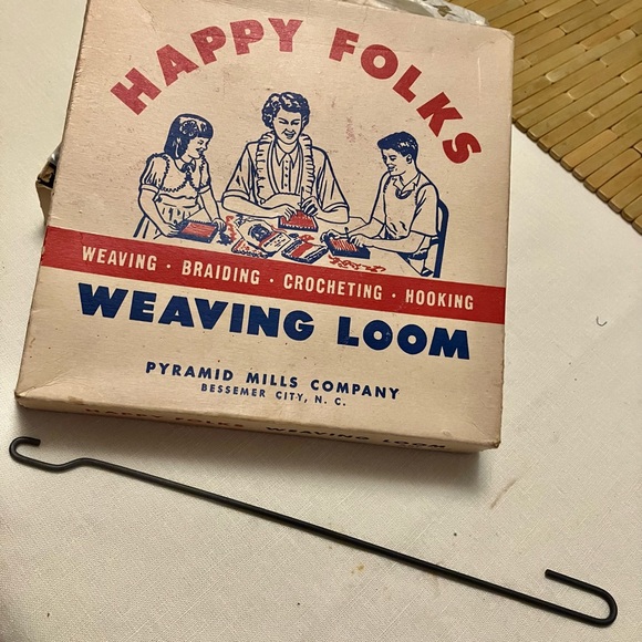 VINTAGE HAPPY FOLKS METAL WEAVING LOOM & EXTRAS | Art | Happy Folks ...